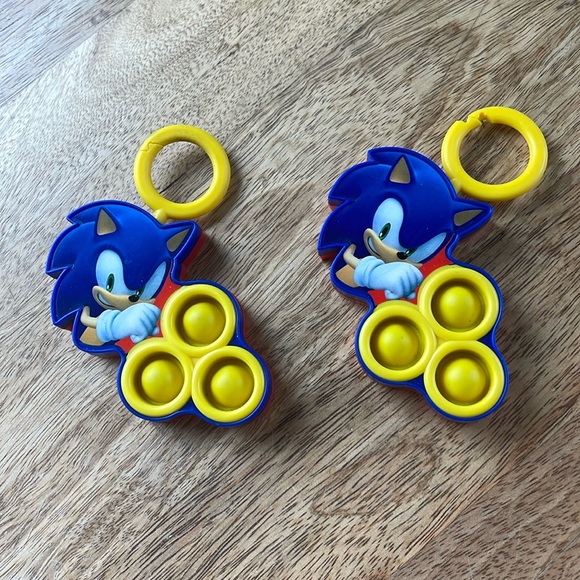 Toys | 2 222 Burger King Sonic The Hedgehog Bubble Pop Back Pack Clip ...
